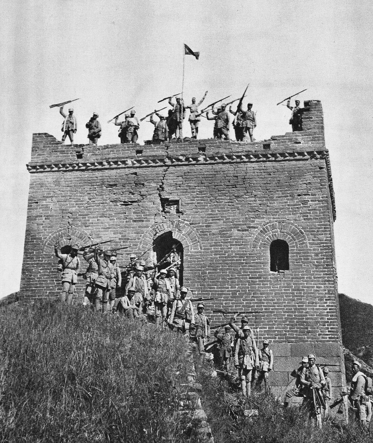 Photos revive memory of war against Japanese aggression - Ministry of ...